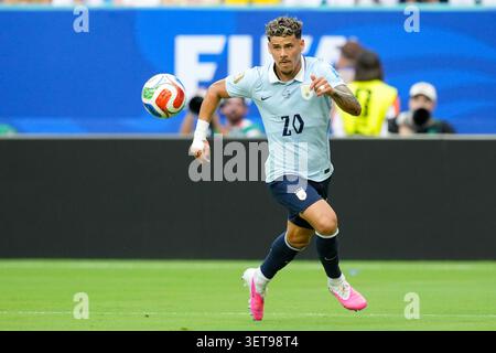 Maxi Araujo (Uruguay) controls the ball during the FIFA World Cup 2026 ...
