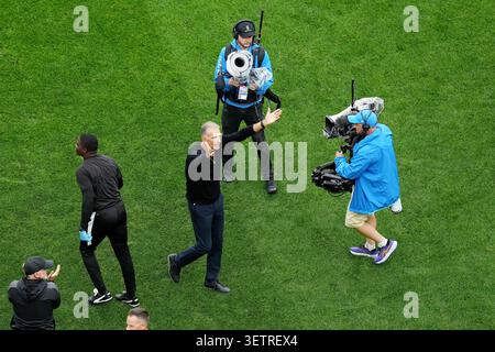 Ghana head coach Carlos Queiroz (right) after the FIFA World Cup Group ...