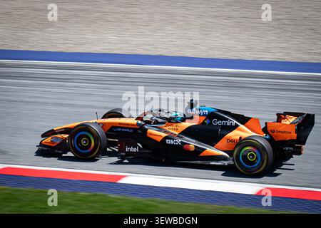 81 PIASTRI Oscar (aus), McLaren F1 Team MCL40, action during the ...