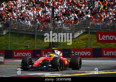 Lewis Hamilton (Scuderia Ferrari HP, Großbritannien, #44) im SF-26 ...