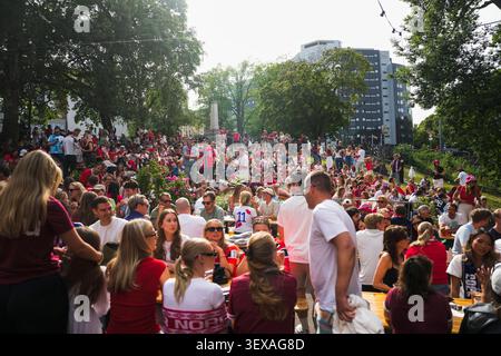 Oslo 20260630. Many are ready before the World Cup match between Ivory ...