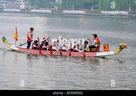 Performers demonstrate their skills ahead of Dragon Boat Races to ...