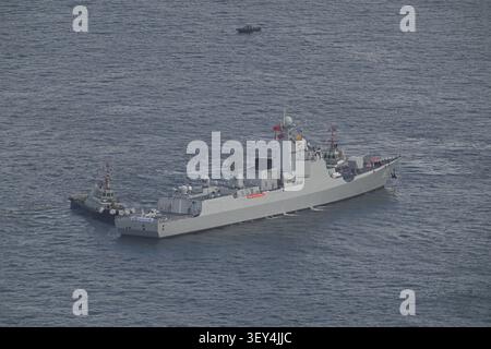 The Chinese PLA Navy Nnning, hull number 162, Type 052D guided-missile ...