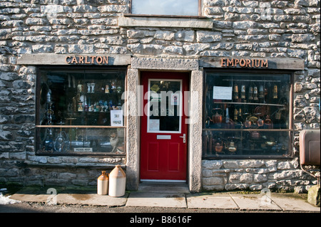Bric o Brac shop in Castleton Derbyshire Great Britain Stock Photo - Alamy