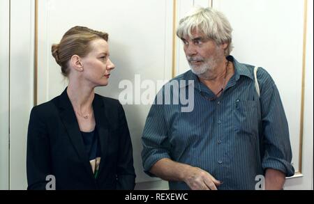 TONI ERDMANN (2016) SANDRA HULLER PETER SIMONISCHEK MAREN ADE Stock ...