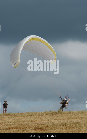 paramotorist taking off Stock Photo - Alamy