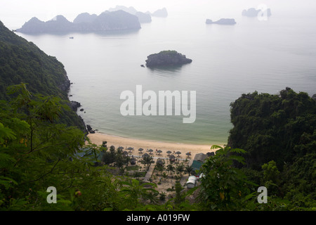 Cat Co 1 pleasant tropical beach Cat Ba Island Vietnam Stock Photo - Alamy