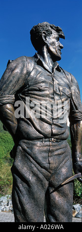 Statue of Sir Edmund Hillary in Namche Bazaar, Nepal, Everest region ...