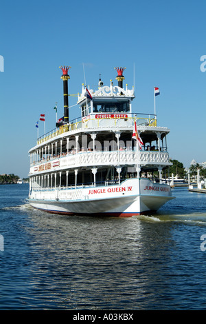The Jungle Queen riverboat which operates from the Bahia Mar Yachting ...