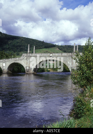 dh ABERFELDY PERTHSHIRE General Wade bridge across the River Tay old ...