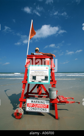 Lifeguard tower on Daytona Beach, Florida, USA Stock Photo - Alamy