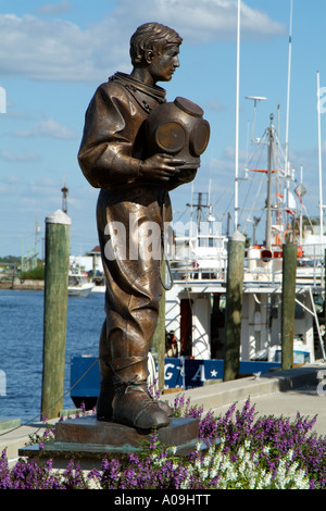 Sponge diver art at Tarpon Springs in Florida, USA Stock Photo - Alamy