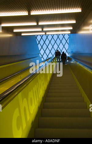 Escalator Public building Stock Photo - Alamy