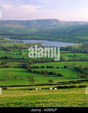 Combs reservoir in the High Peak near Chapel-en-le-Frith, Derbyshire ...