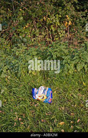 discarded crisp packet Stock Photo - Alamy