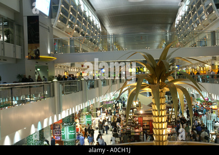 Dubai international airport main concourse and shopping mall Stock ...