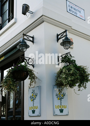Primrose corner shop, Regent's Park Road, Primrose Hill, London, NW1 ...