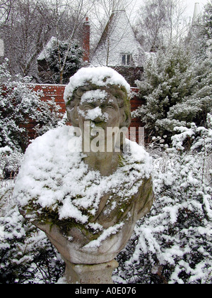 Winter garden and statue Stock Photo - Alamy