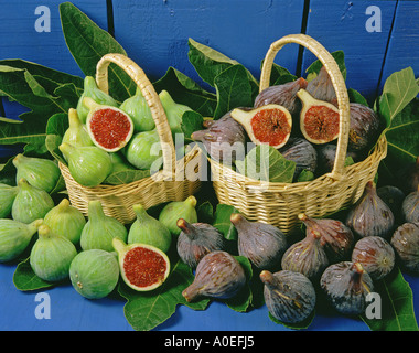 Green figs a fruit that has many beneficial properties for the body. No ...