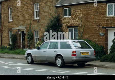 Mercedes Benz E Class. 1993 to 1995. E200. W124 Stock Photo - Alamy