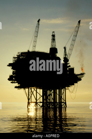 "Ninian Northern" North Sea oil platform seen over a calm sea Stock ...