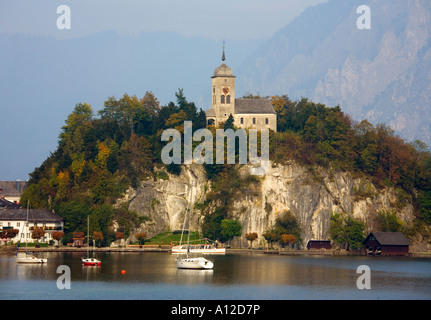 Pictorial church of Traunkirchen with Traunstein Mt Austria Stock Photo ...