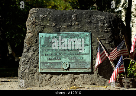 SAMUEL ADAMS TOMBSTONE BOSTON MASSACHUSETTS USA Stock Photo - Alamy