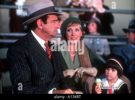 LITTLE MISS MARKER, Julie Andrews, Sara Stimson, Walter Matthau, 1980 ...