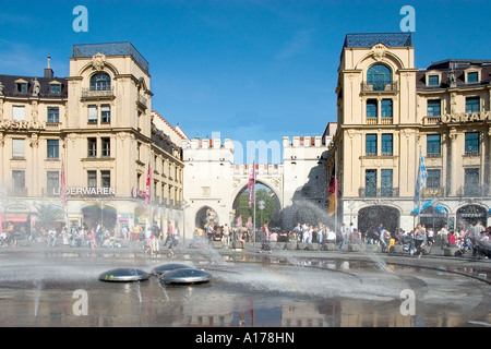Munich, Karls square, Stachus, city sightseeing tour, yellow bus ...