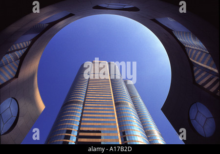 Keyhole view of the Exchange Square Tower in Hong Kong Stock Photo - Alamy