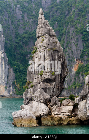 Pinnacle Limestone Karst Formations Halong Bay Vietnam Stock Photo - Alamy