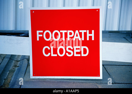 Footpath closed sign Stock Photo: 68332247 - Alamy