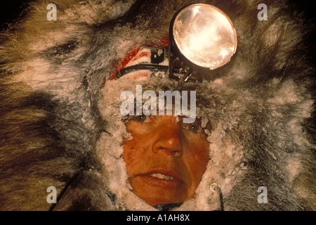 USA Alaska Musher Susan Butcher races through blizzard on Bering Sea ...