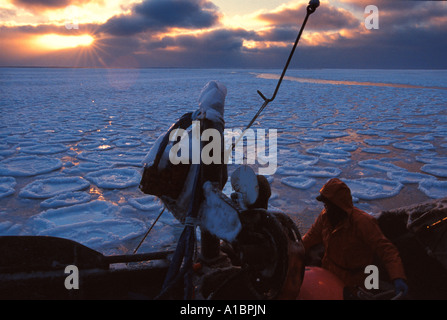 Crab fisherman in the Bering Sea, Alaska, Krabbenfischer in der ...