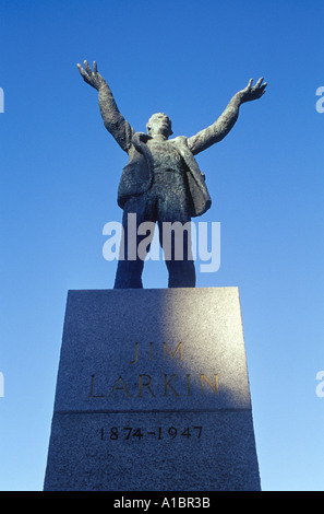 Jim Larkin statue on O Connell Street by sculpture Oisín Kelly Dublin ...