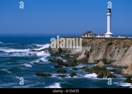 Surf And Rugged Coastline At Point Arena Lighthouse Manchester ...