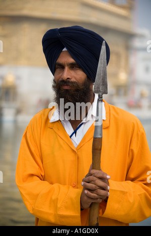 Sikh guard with spear weapon at the Golden Temple (Sri Harmandir Sahib ...