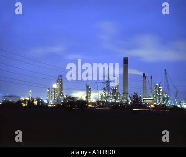 SHELLHAVEN THAMESHAVEN OIL REFINERY AT CORYTON ESSEX ENGLAND 2008 Stock ...