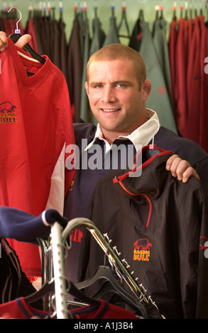 GLOUCESTER RFC AND ENGLAND RUGBY PROP PHIL VICKERY AT HIS RAGING BULL ...