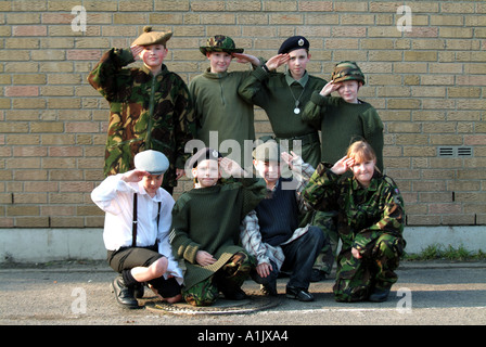 army kids saluting Stock Photo - Alamy