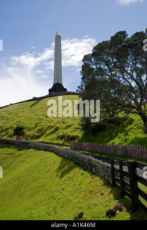 Obelisk One Tree Hill Auckland North Island New Zealand Stock Photo - Alamy