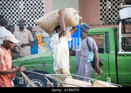 The artisans market ,Bamako, Mali, West Africa Stock Photo - Alamy