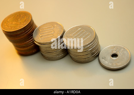 Pile of 1 yen coins japanese money, close up isolated on white ...