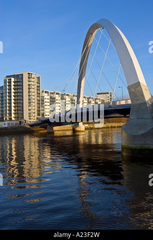 Bendy bridge over river Clyde Glasgow Scotland Stock Photo - Alamy