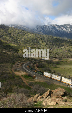 BNSF Intermodal Train at Tehachapi Loop California USA Stock Photo - Alamy