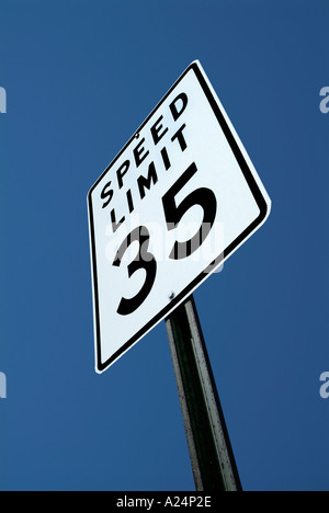35 miles per hour MPH speed limit sign Stock Photo - Alamy