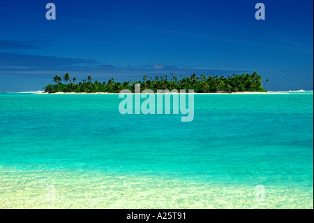 Maina Island in the lagoon surrounding Aitutaki Stock Photo - Alamy