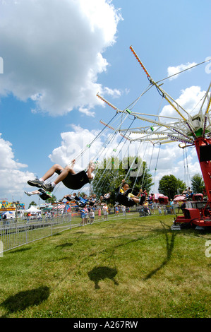 Public participates in carnival activities during July 4 celebration ...
