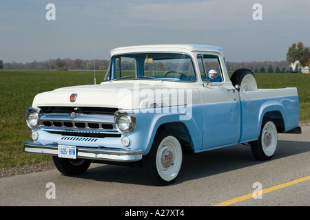 1957 Ford F-100 Pick Up Truck Stock Photo - Alamy