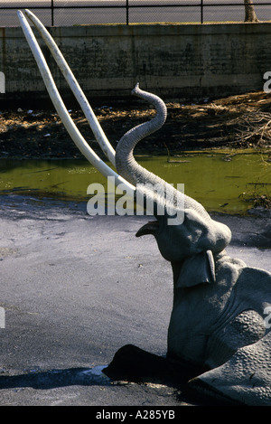 Models of a Mammoth at the La Brea Tar Pits in Los Angeles, California ...